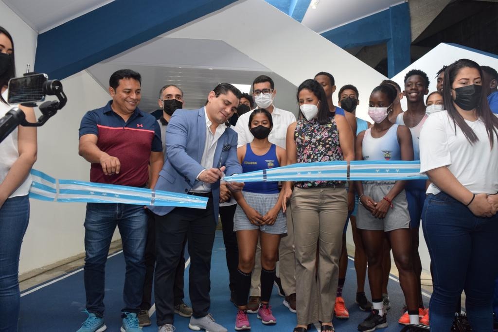Fede Guayas inauguró pista interna en el estadio Alberto Spencer ...